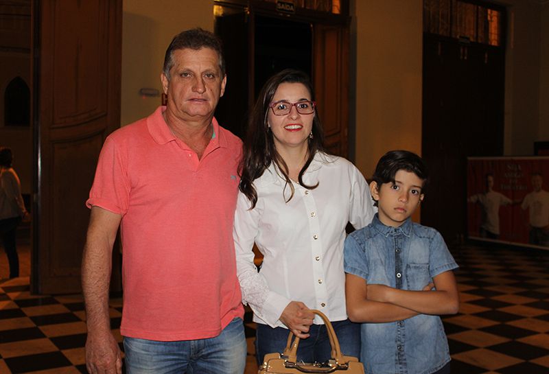 João-Pascuini,-Eliane-Silverio-dos-Reis-e-Lucas-Ricardo-Silvero-de ...